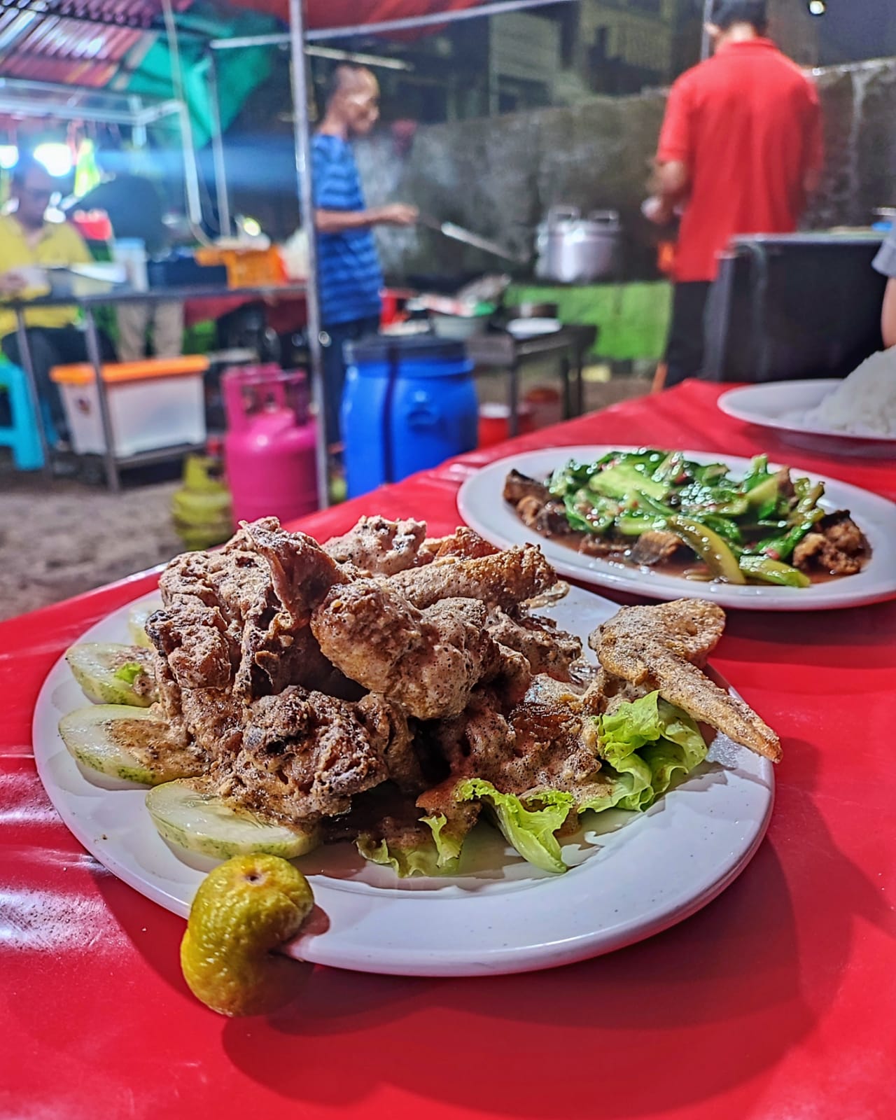 Ayam Goreng Telur Asin & Chinese Food di Akai 45, Jl. Perniagaan Glodok ...